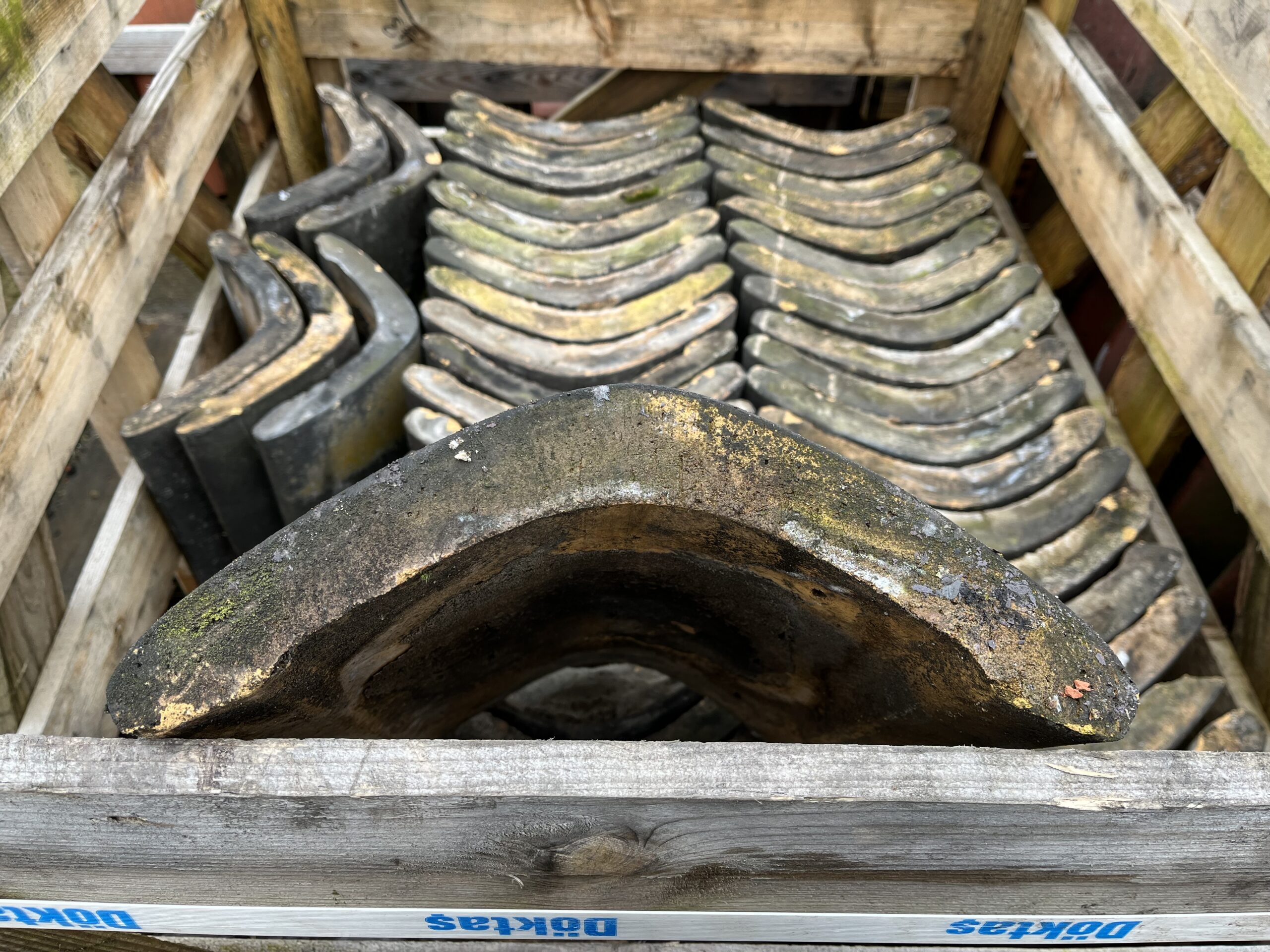 Reclaimed Handmade Plain Angle Hogs Back Ridge Batch of 43 - Roofing ...