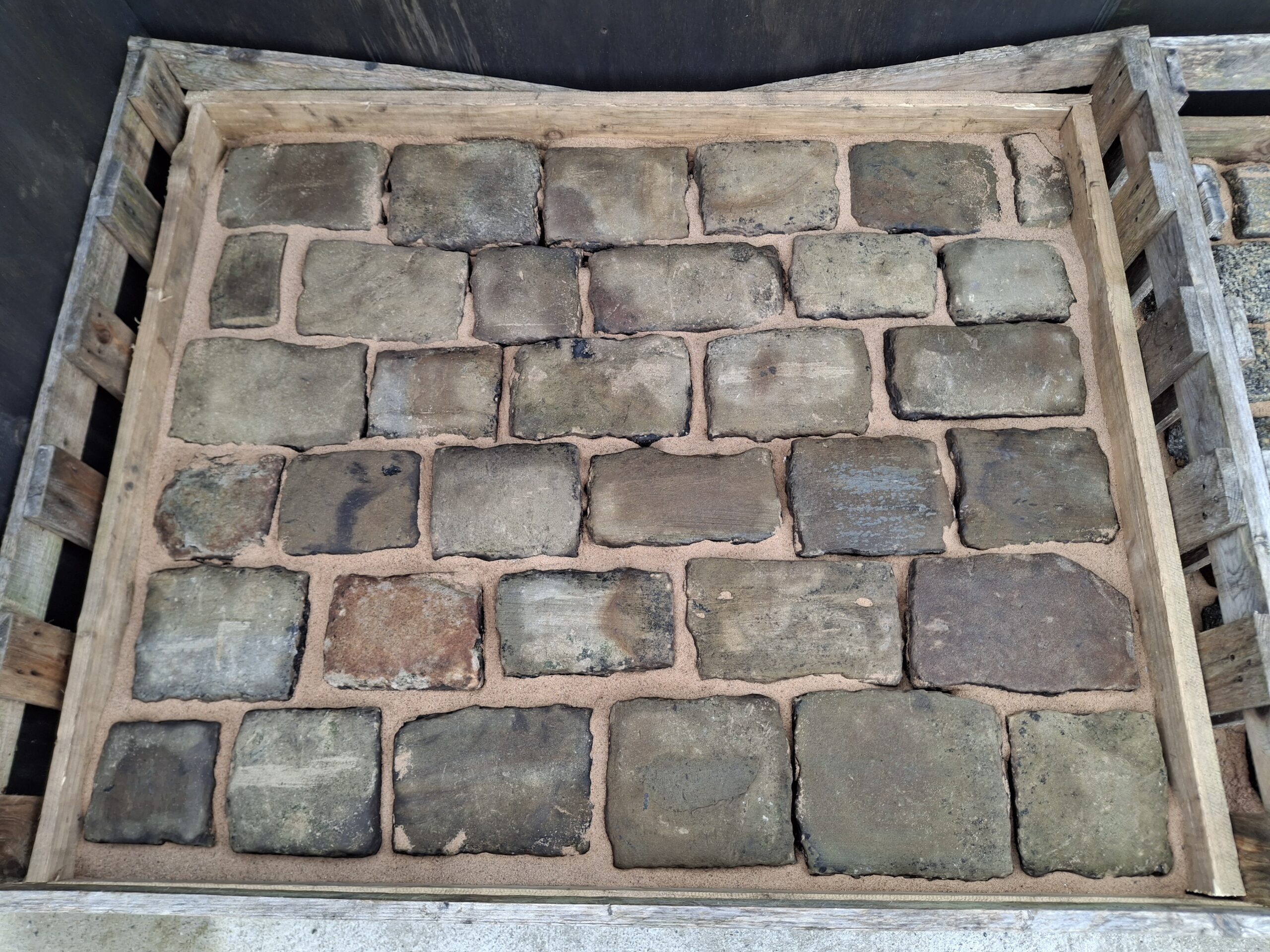 Reclaimed York Stone Bread Loaf Cobbles Setts Per Bulk Bag - Roofing ...