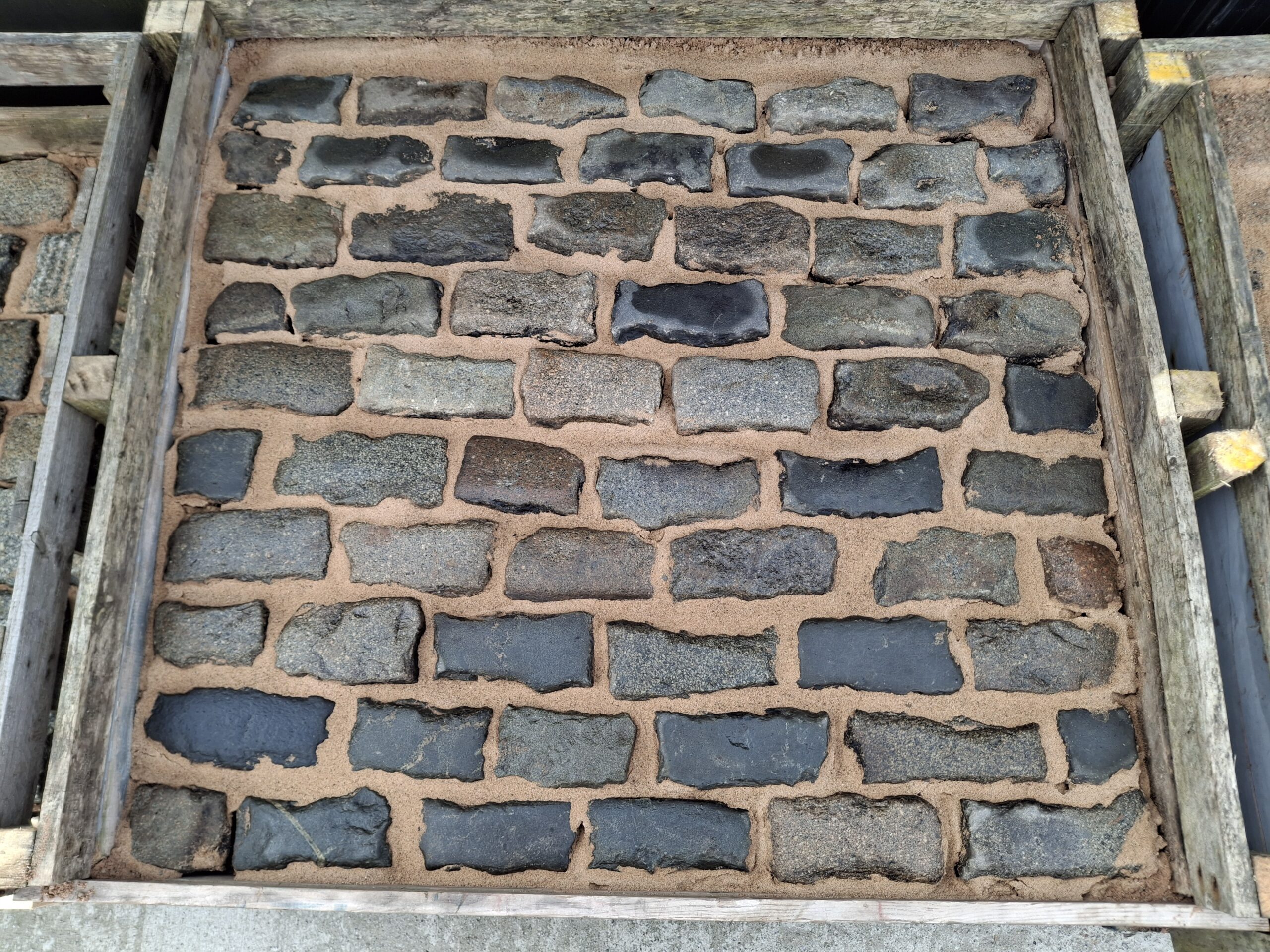 Reclaimed Dark Granite Cobbles Setts Per Bulk Bag - Roofing and Salvage ...
