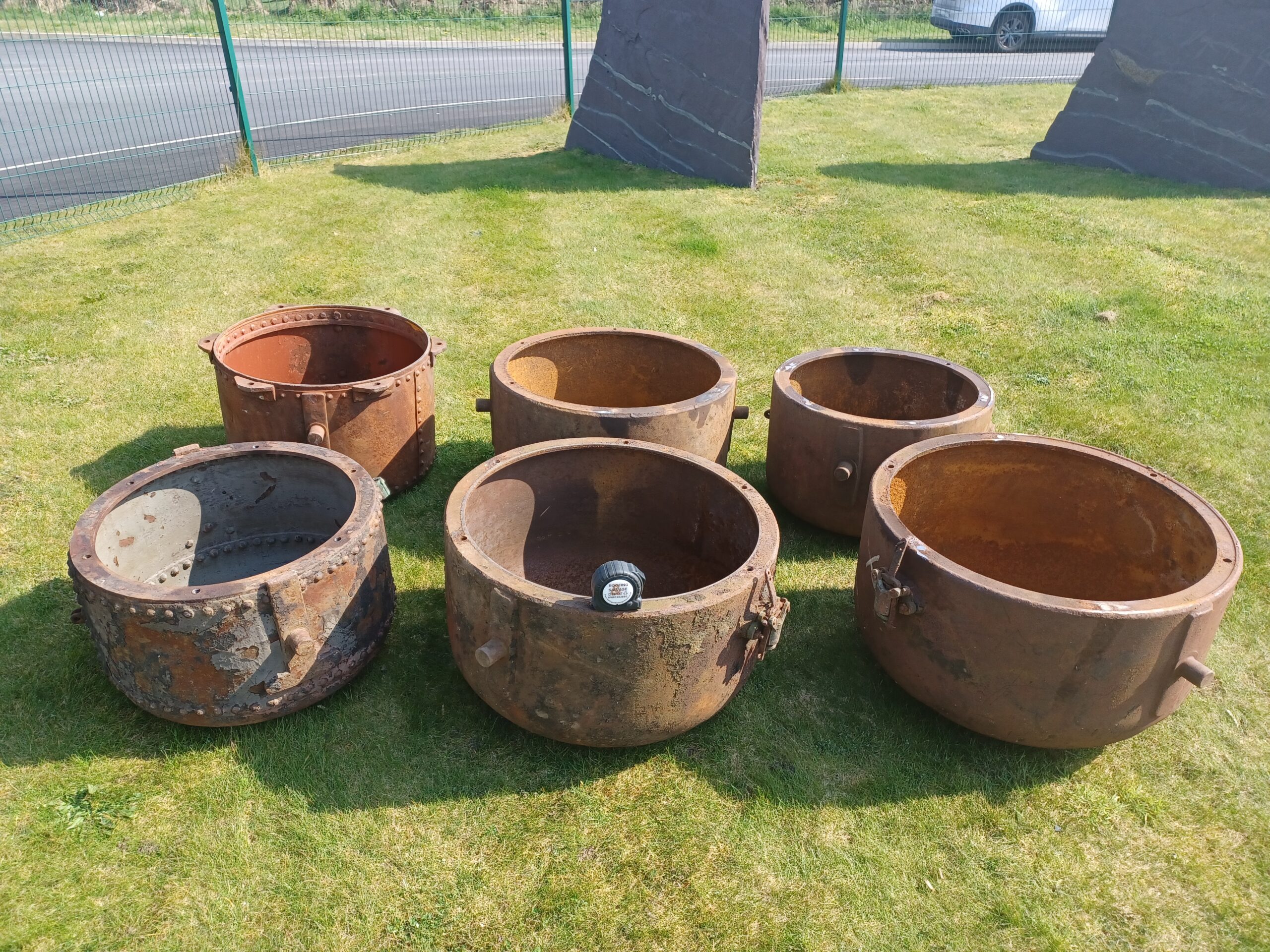 Set Of 6 Large Salvaged Cast Iron Cauldrons Planters 50 Kg each ...